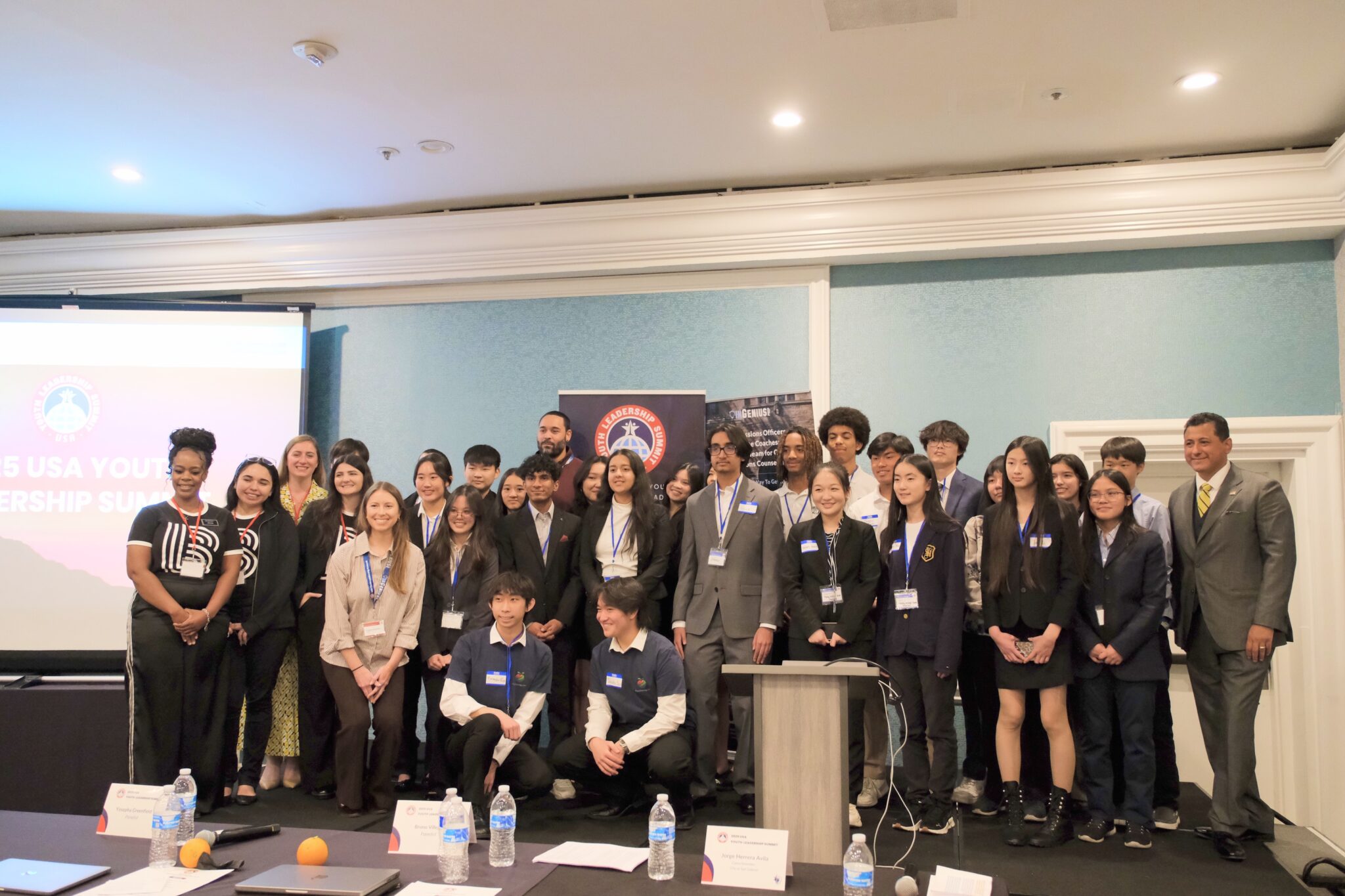 youthsummitusa.com